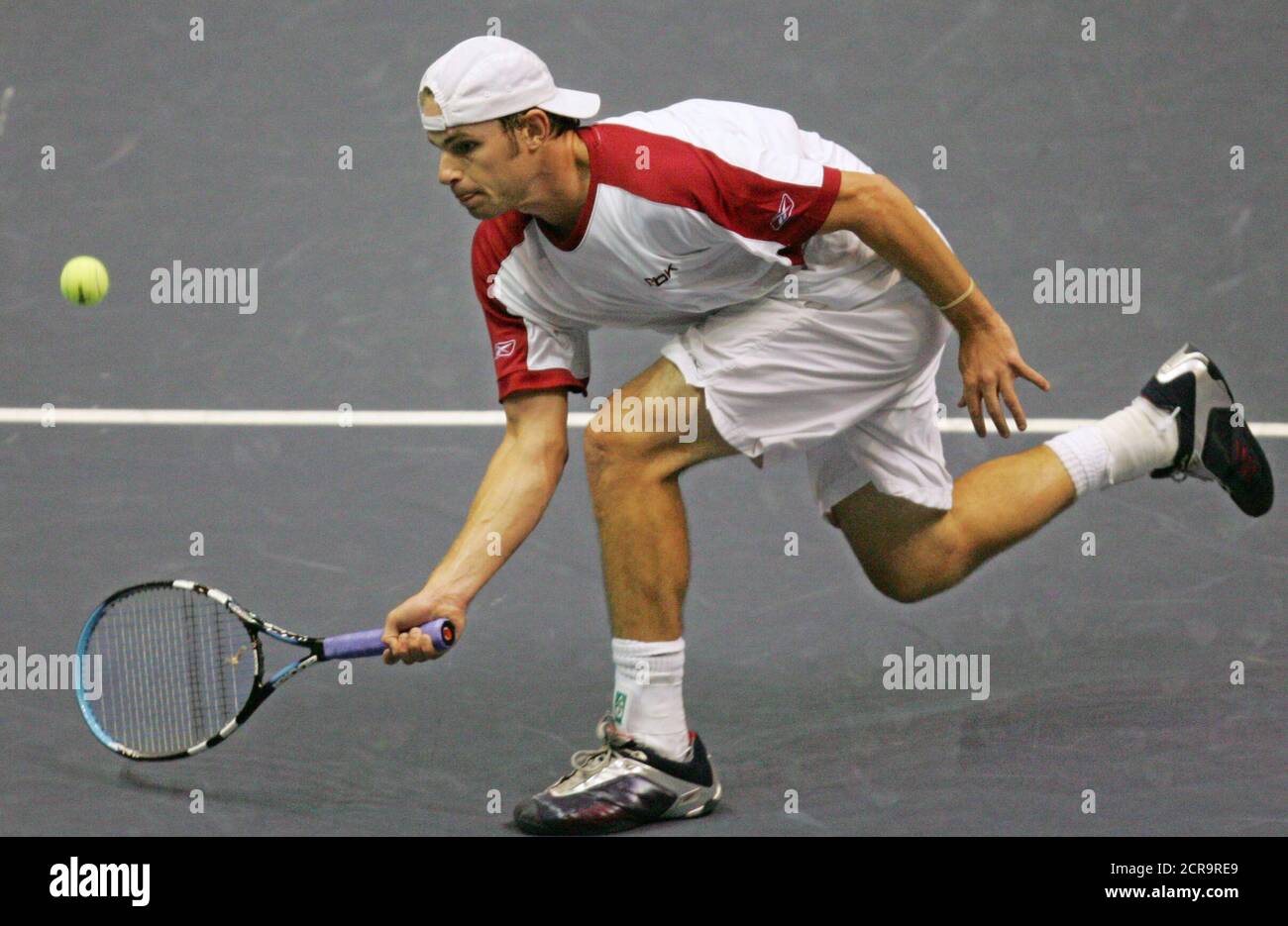 2004 roger federer us open hi-res stock photography and images - Alamy