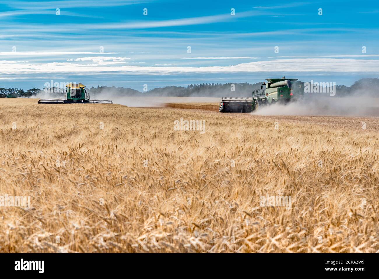 John deere combines hi-res stock photography and images - Alamy