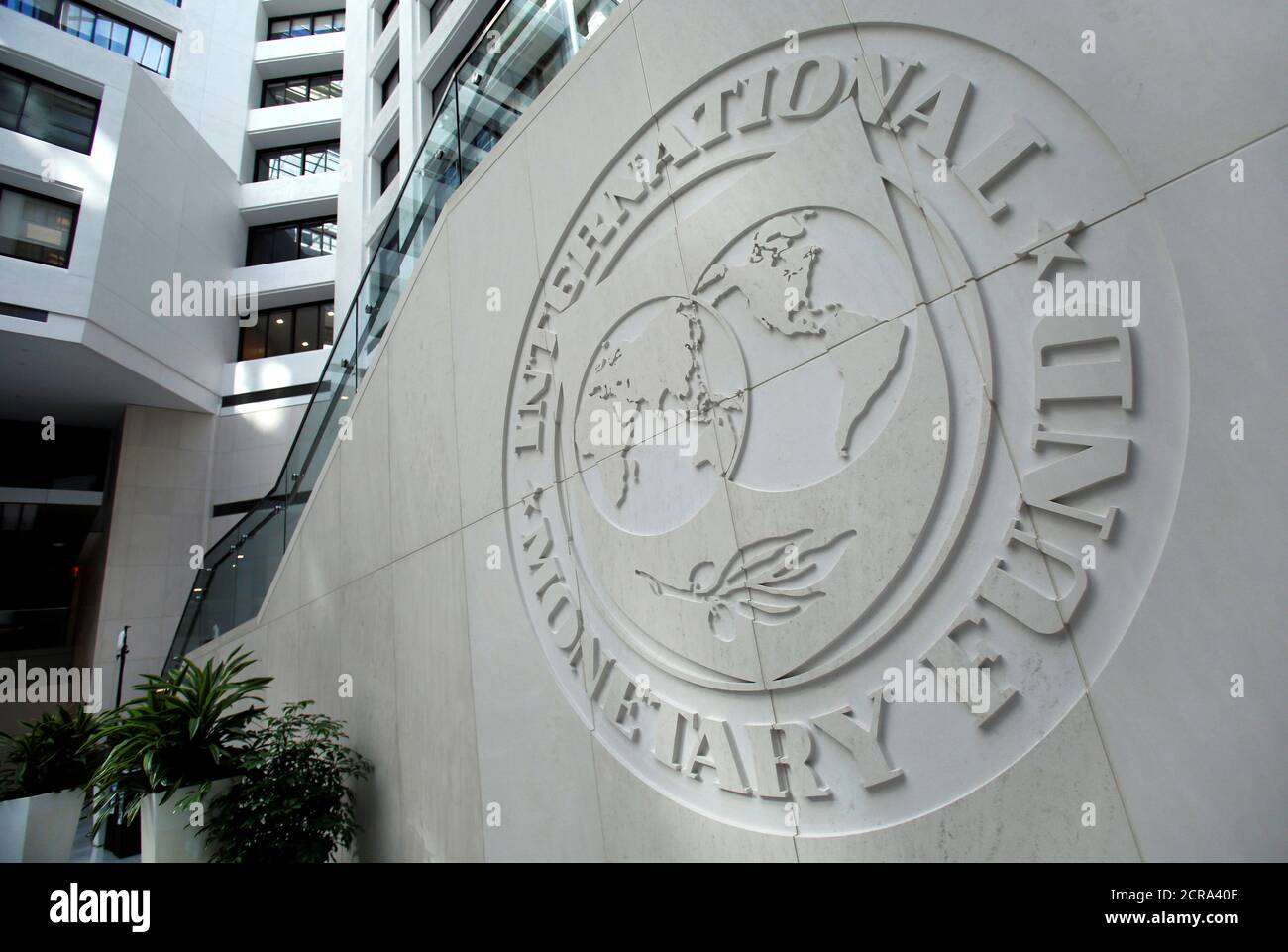 Imf headquarters logo hi-res stock photography and images - Alamy