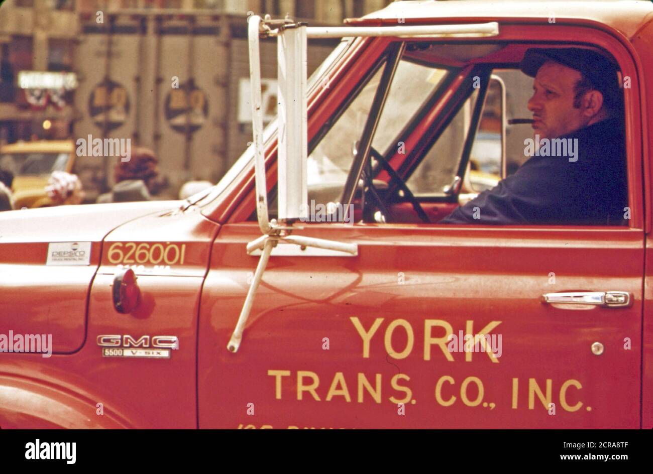 1970s new york traffic hi-res stock photography and images - Alamy