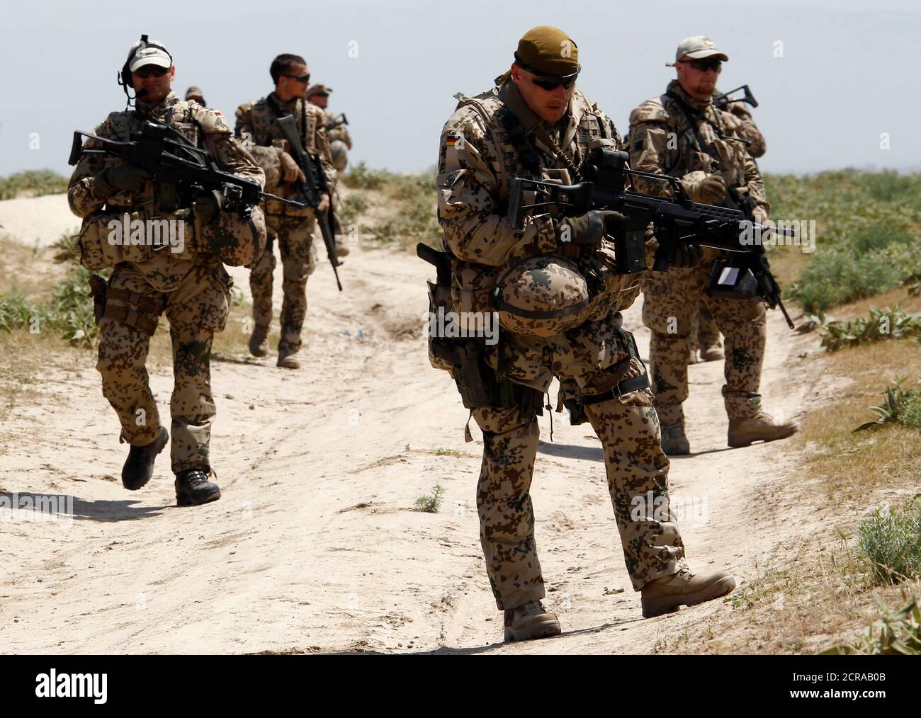 Qrf soldiers hi-res stock photography and images - Alamy