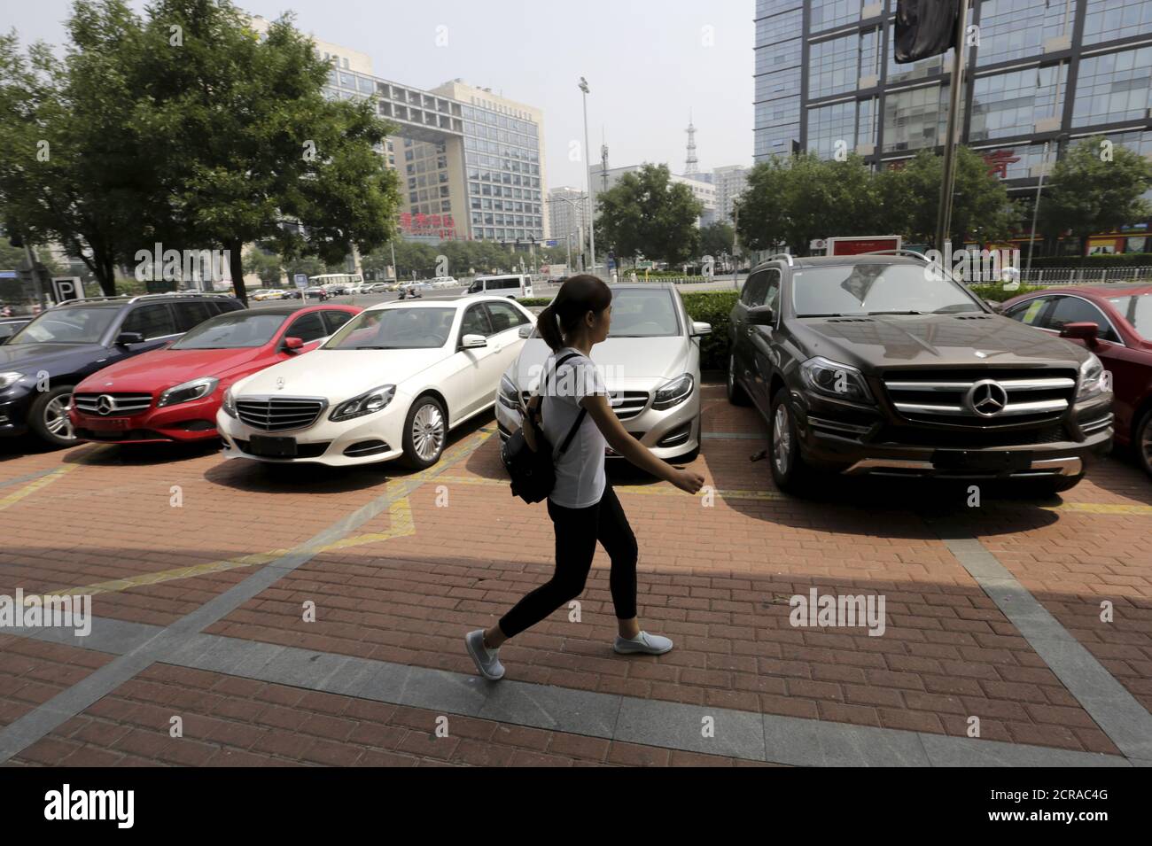 Mercedes me store beijing hi-res stock photography and images - Alamy