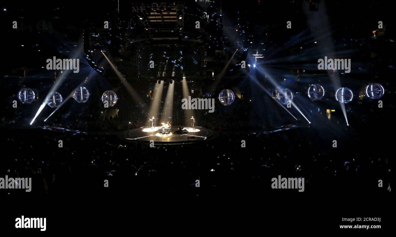 Muse drones world tour hi-res stock photography and images - Alamy