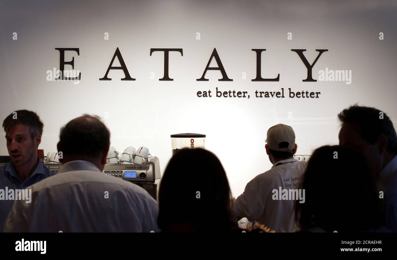 Motorway restaurant hi-res stock photography and images - Alamy