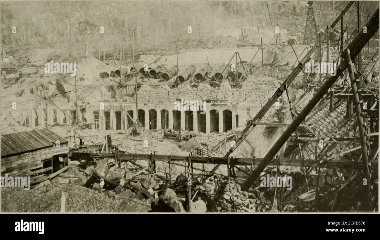 . The street railway review . ////ASection of Overfall SECTION OF SPIER ...