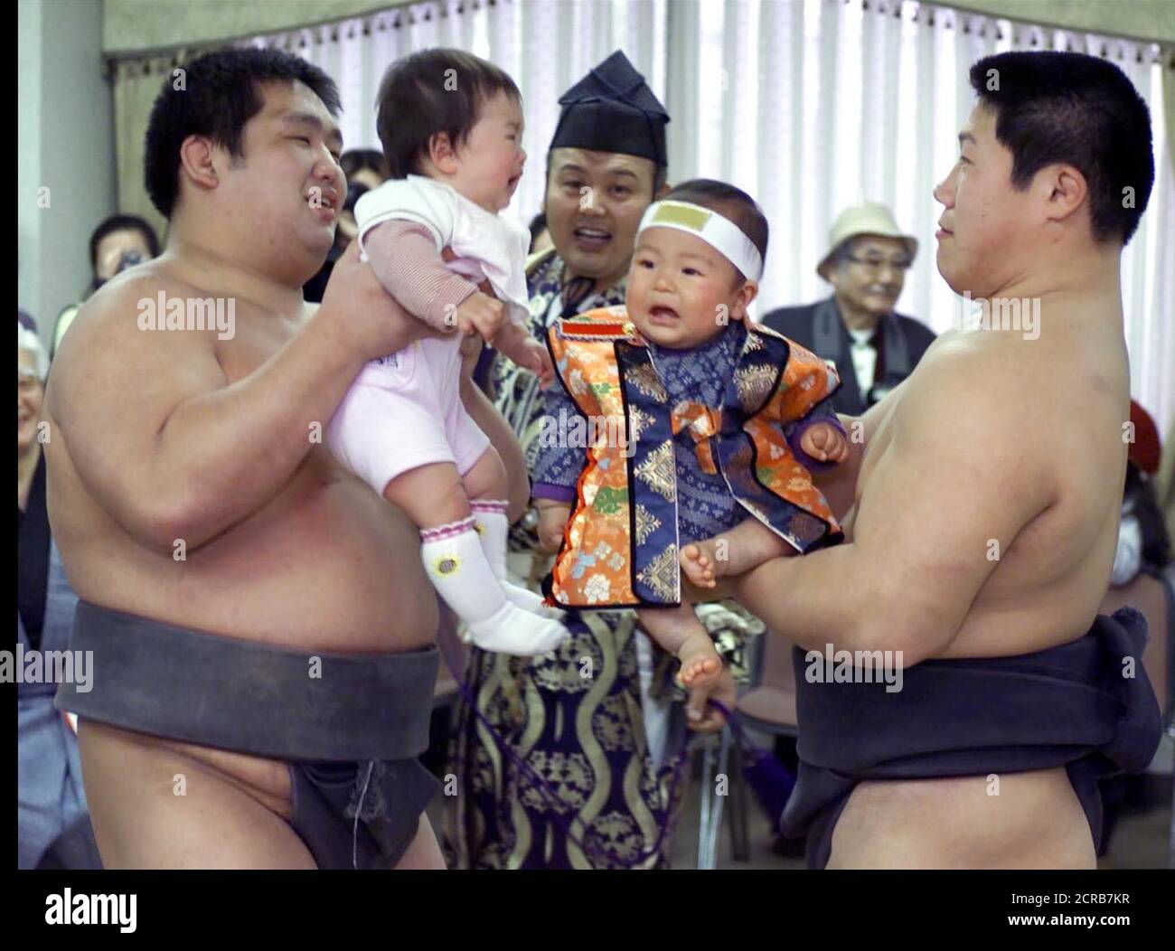 Sumo crying baby contest hi-res stock photography and images - Alamy