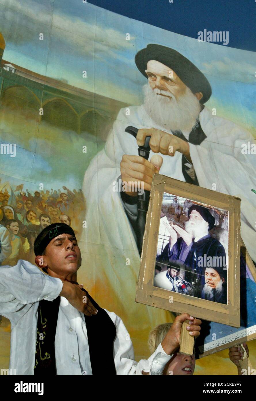 Sadr city mural of saddam hussein hi-res stock photography and images ...