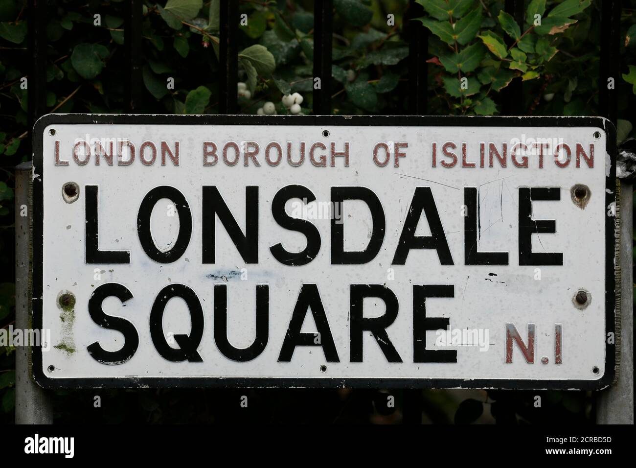 Lonsdale square in islington london hi-res stock photography and images ...
