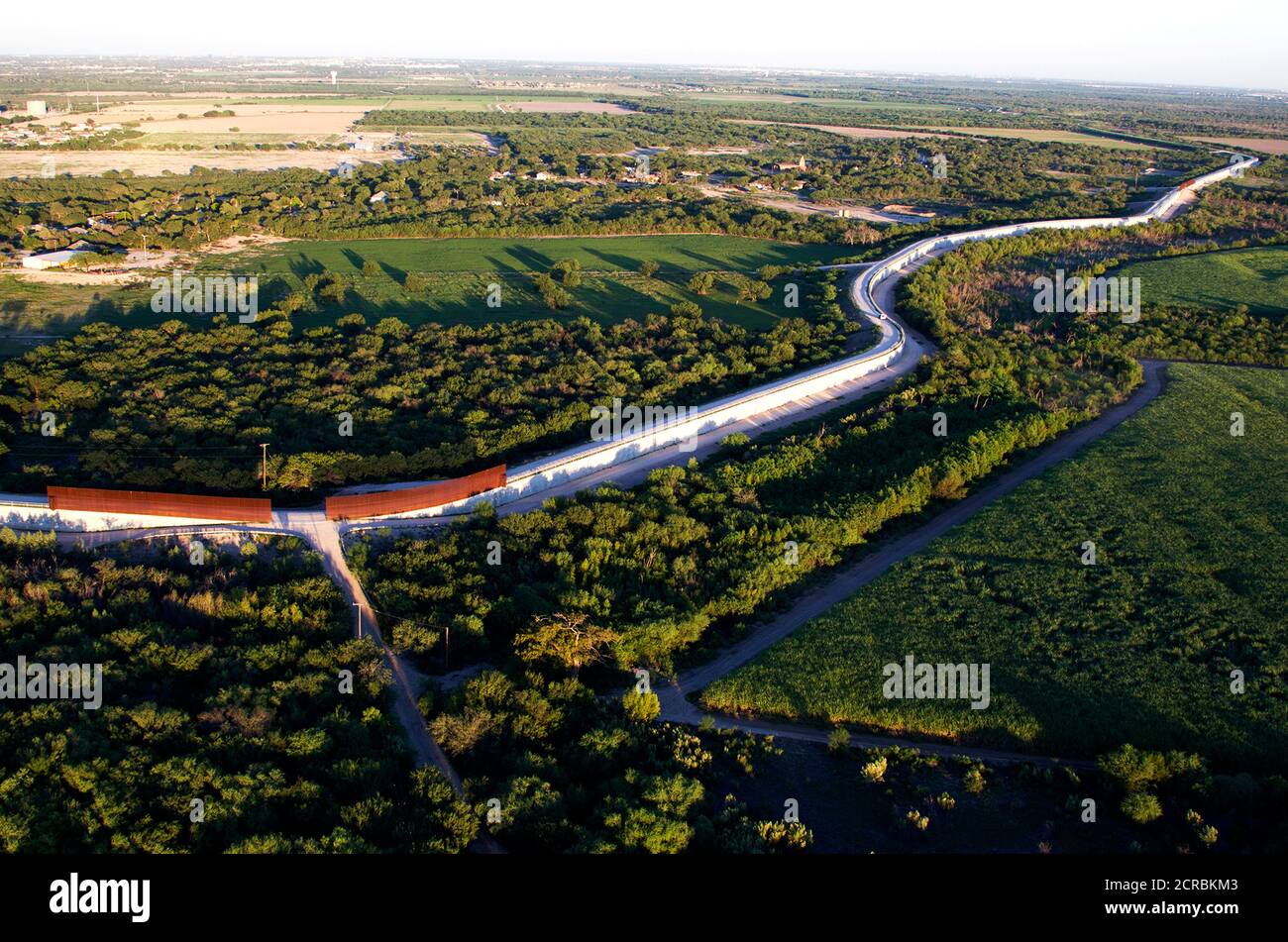 Rio grande border fence hi-res stock photography and images - Alamy