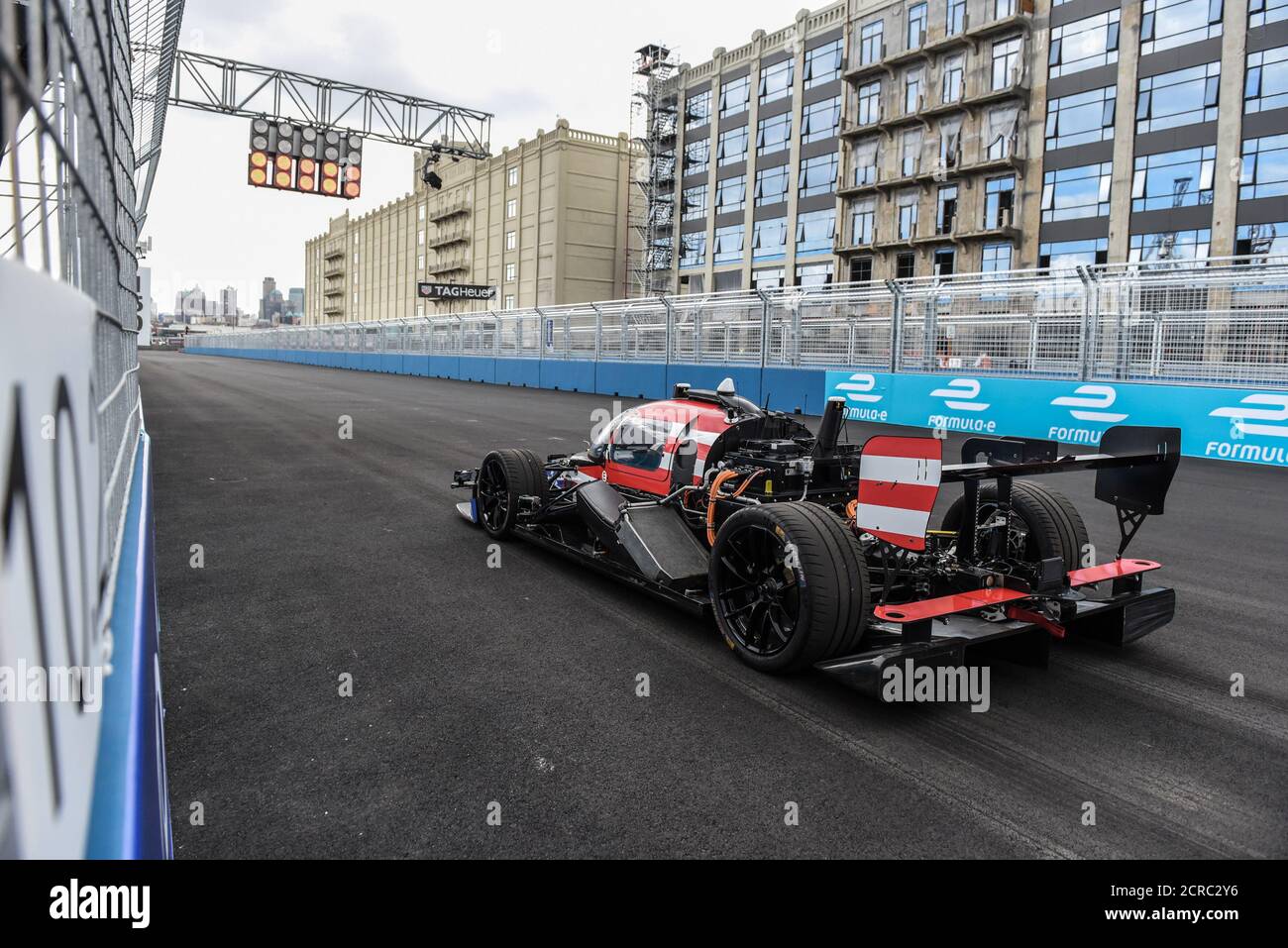 Starting line car hi-res stock photography and images - Alamy