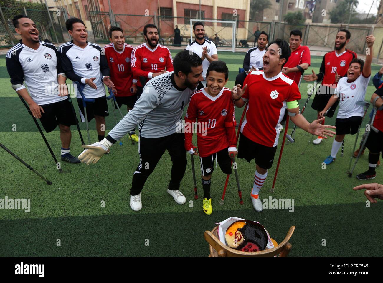Soccer one legged team hi-res stock photography and images - Alamy