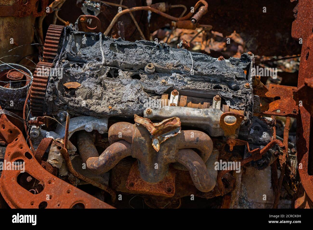 Car missing parts hi-res stock photography and images - Alamy