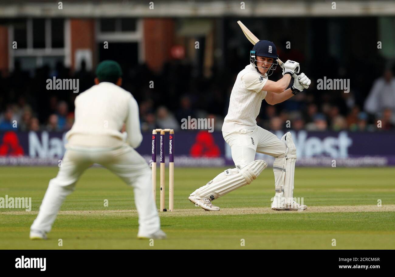 Englands dom bess batting hi-res stock photography and images - Alamy