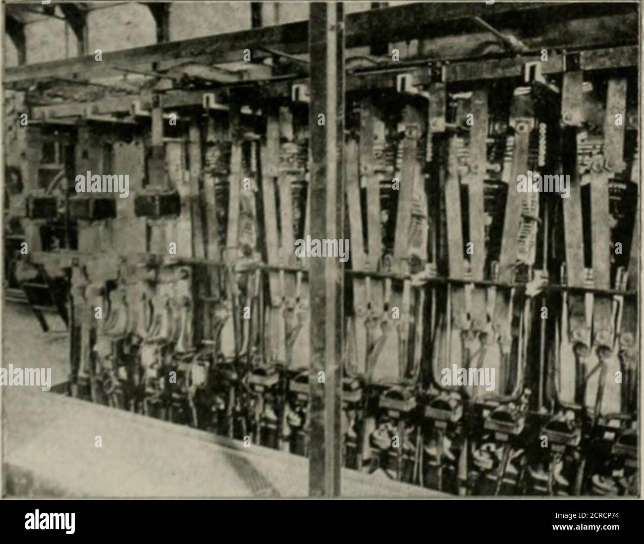 Power plant generator room generators hi-res stock photography and ...