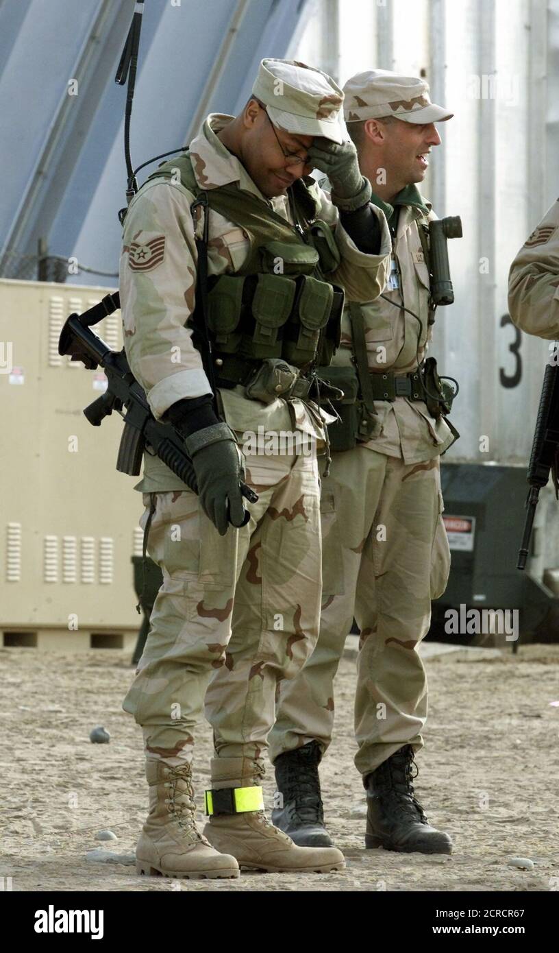 Operation enduring freedom soldiers hi-res stock photography and images ...