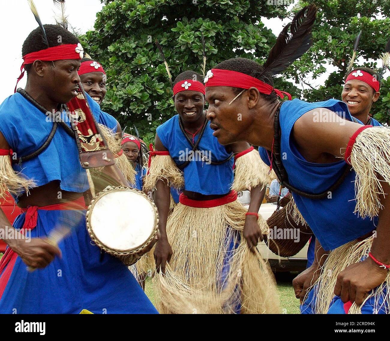 Worshippers of river goddess osun hi-res stock photography and images ...