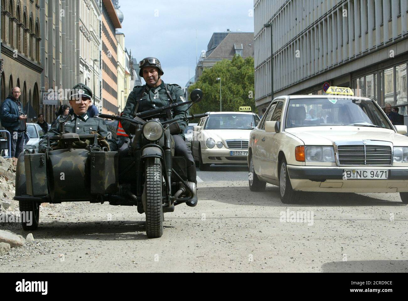 Busy street in berlin hi-res stock photography and images - Alamy