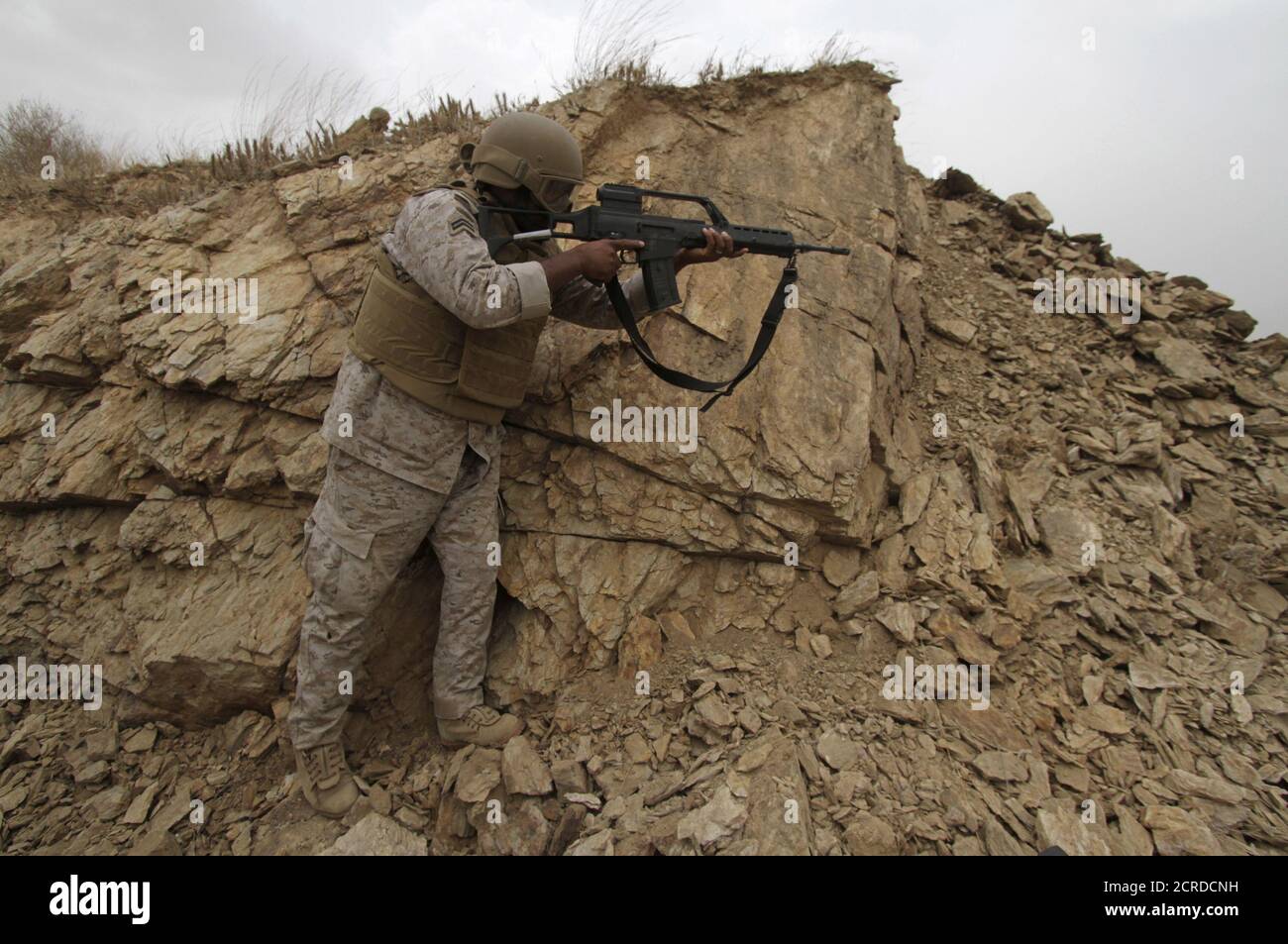Saudi soldier hi-res stock photography and images - Alamy