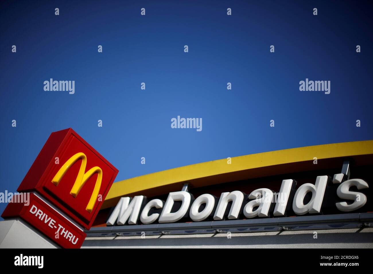 Mcd logo hi-res stock photography and images - Alamy