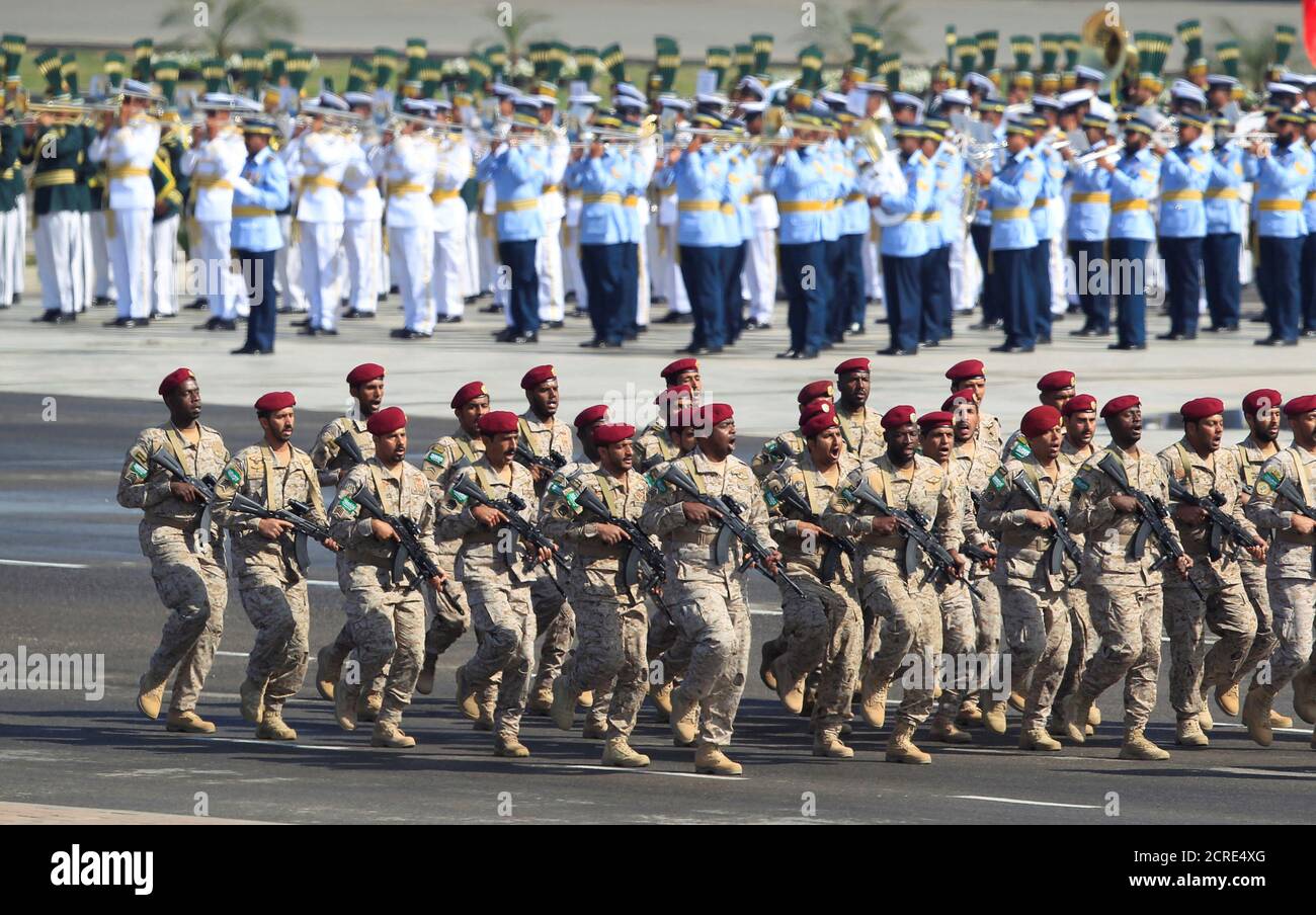 Saudi troops march hi-res stock photography and images - Alamy
