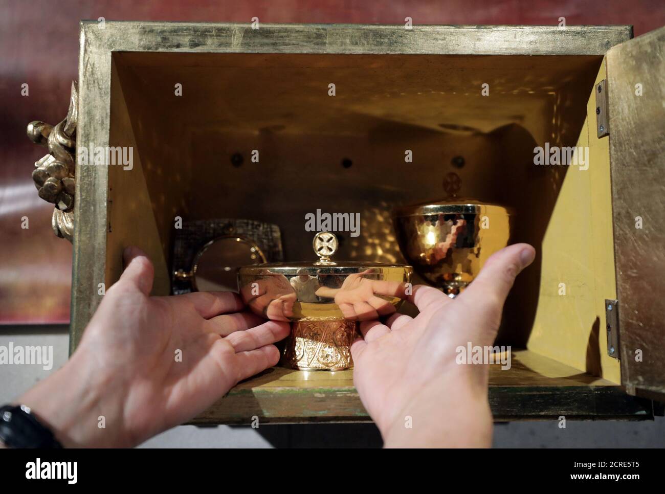 Liturgical objects hi-res stock photography and images - Alamy