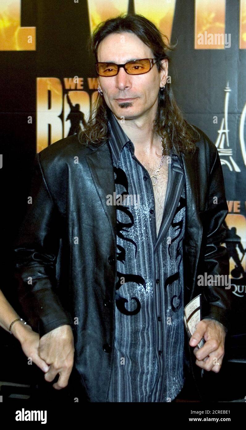 Queens theatre paris hi-res stock photography and images - Alamy