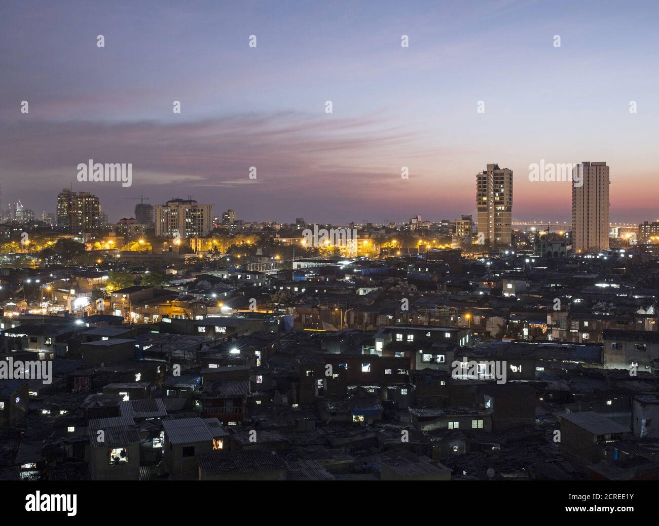 Aerial mumbai slums hi-res stock photography and images - Alamy