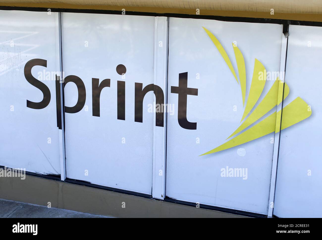 Sprint logo logo hi-res stock photography and images - Alamy