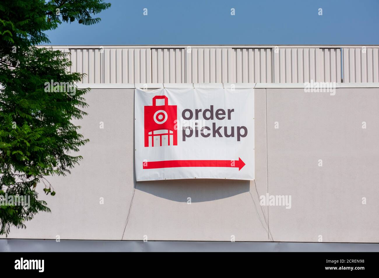 Curbside pick up sign hi-res stock photography and images - Alamy