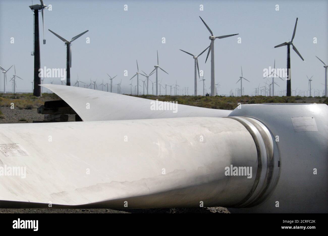 Giant windmills in field hi-res stock photography and images - Alamy