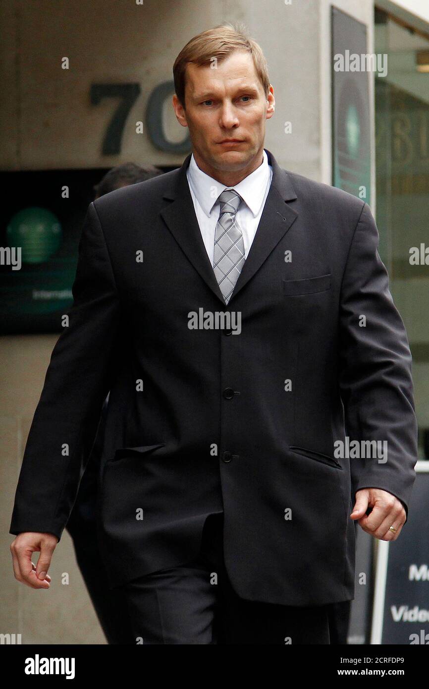 Ian tomlinson inquest hi-res stock photography and images - Alamy