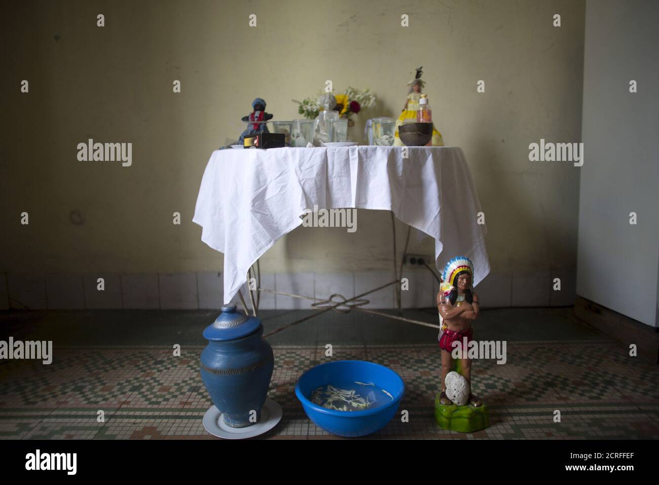 Santeria cuba ritual hi-res stock photography and images - Alamy