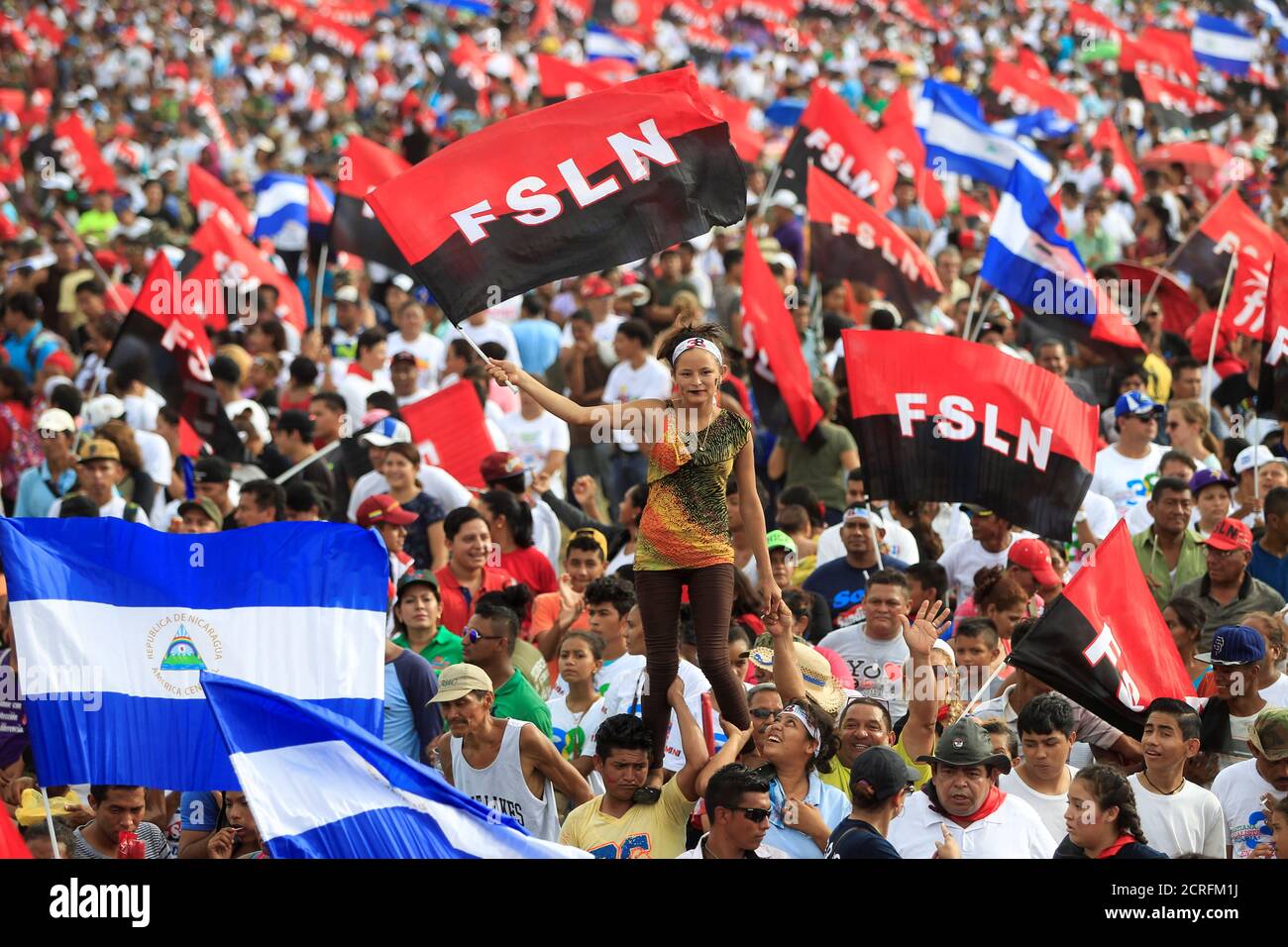Nicaragua sandinista flag hi-res stock photography and images - Alamy