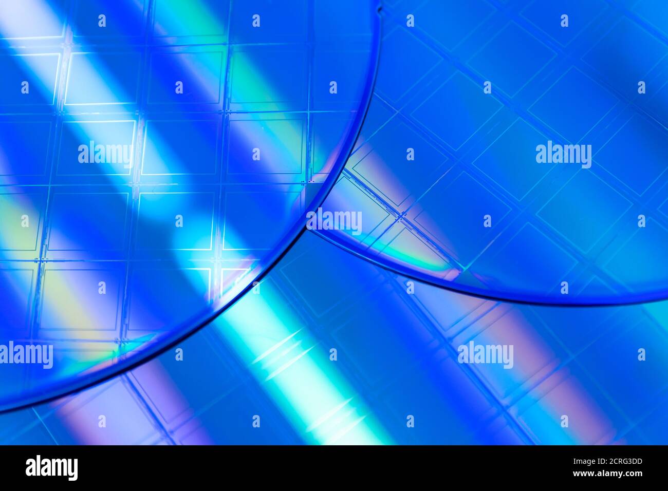Macro of blue silicon wafer with microchips Stock Photo - Alamy