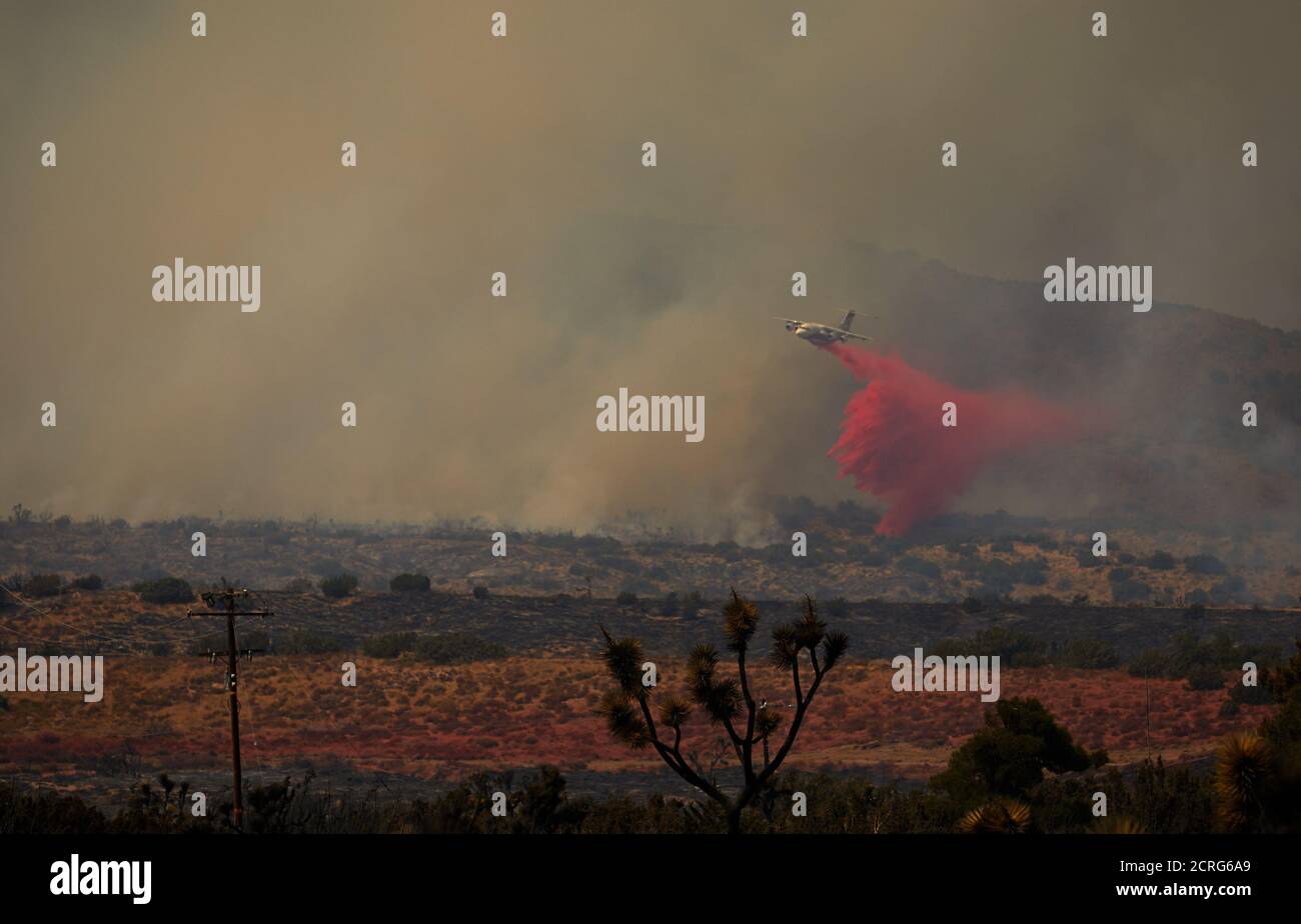 Fire california air tanker 2020 hi-res stock photography and images - Alamy