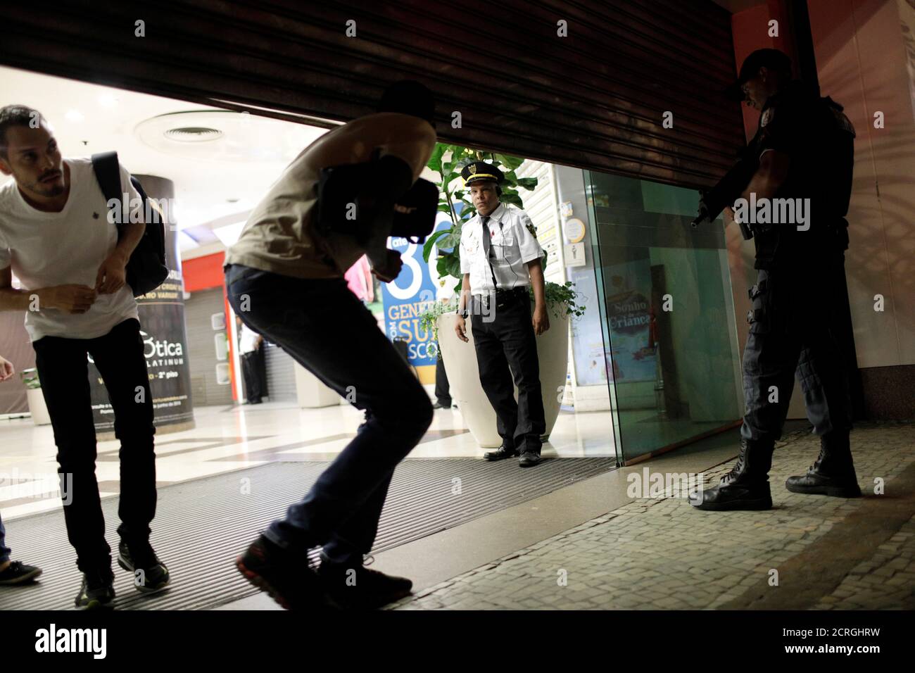 Botafogo praia shopping mall in rio de janeiro hi-res stock photography ...