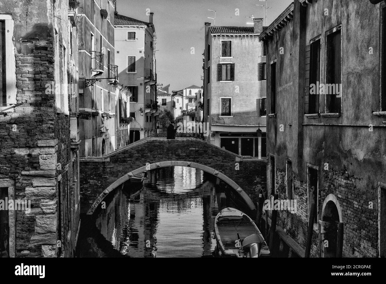 Characteristic black and white view of the city of Venice, Ruga Vecchia ...