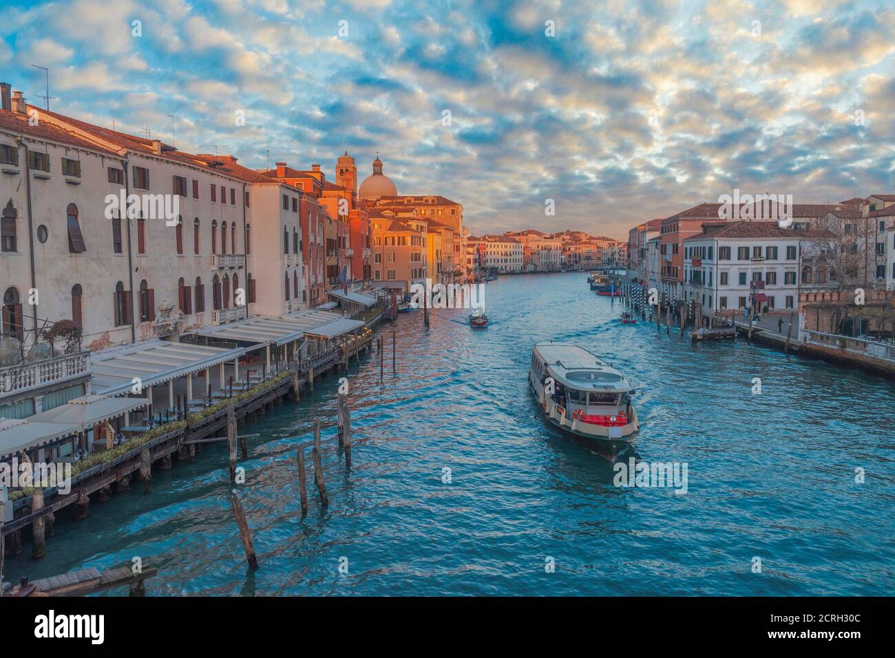 Venetian channels hi-res stock photography and images - Alamy