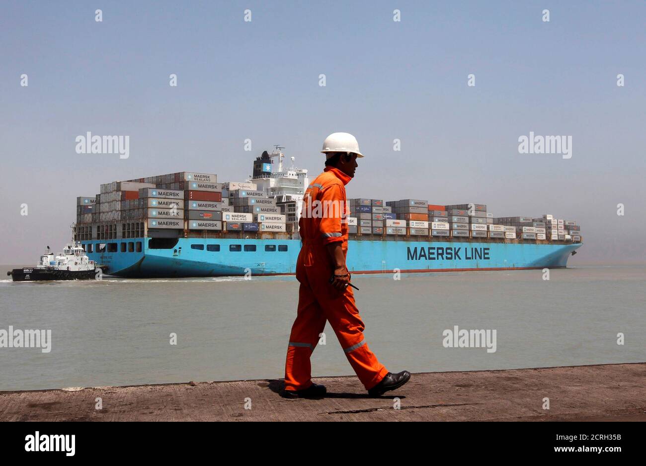Mundra port hi-res stock photography and images - Alamy