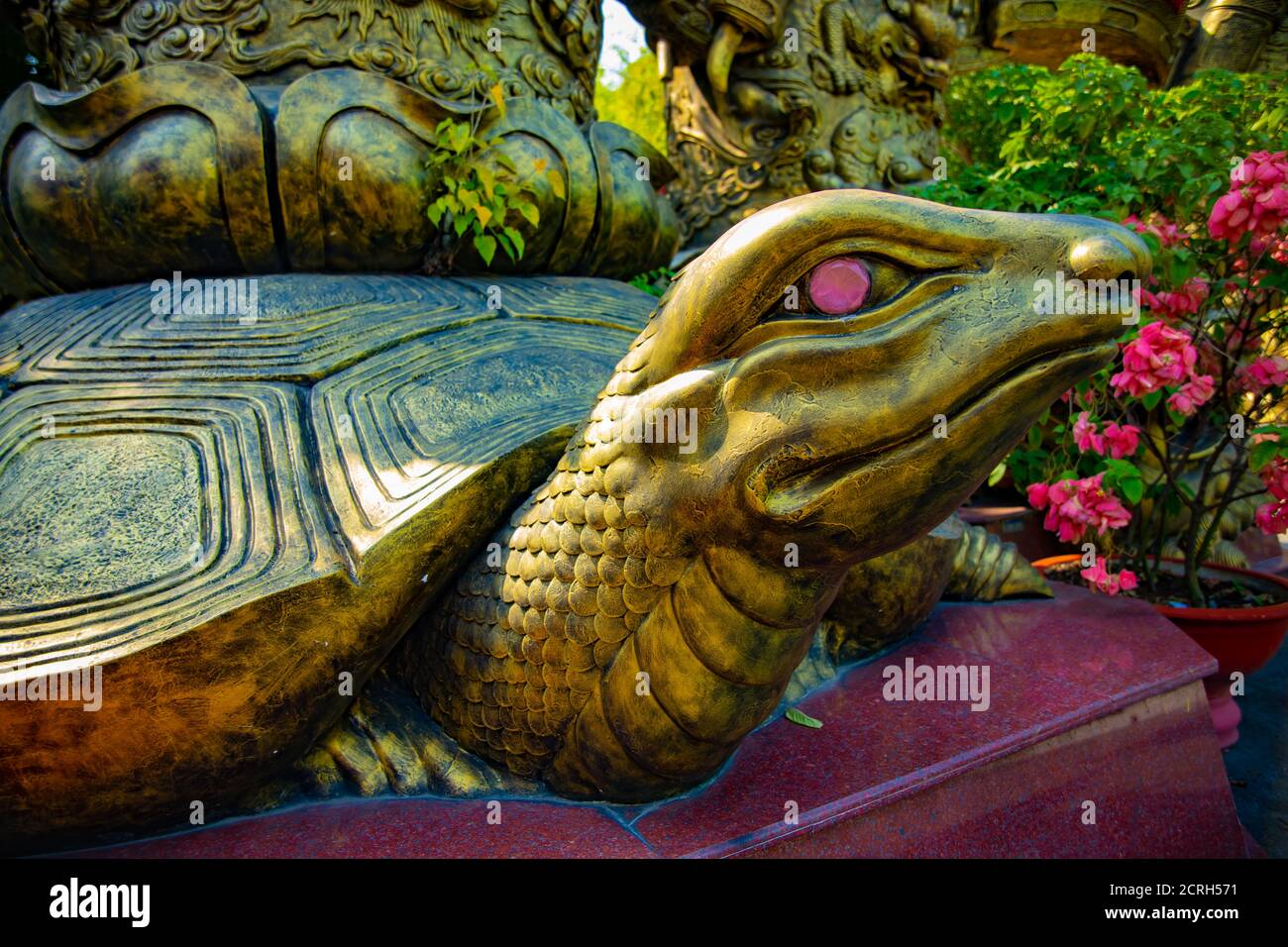 Statue turtle suoi tien hi-res stock photography and images - Alamy
