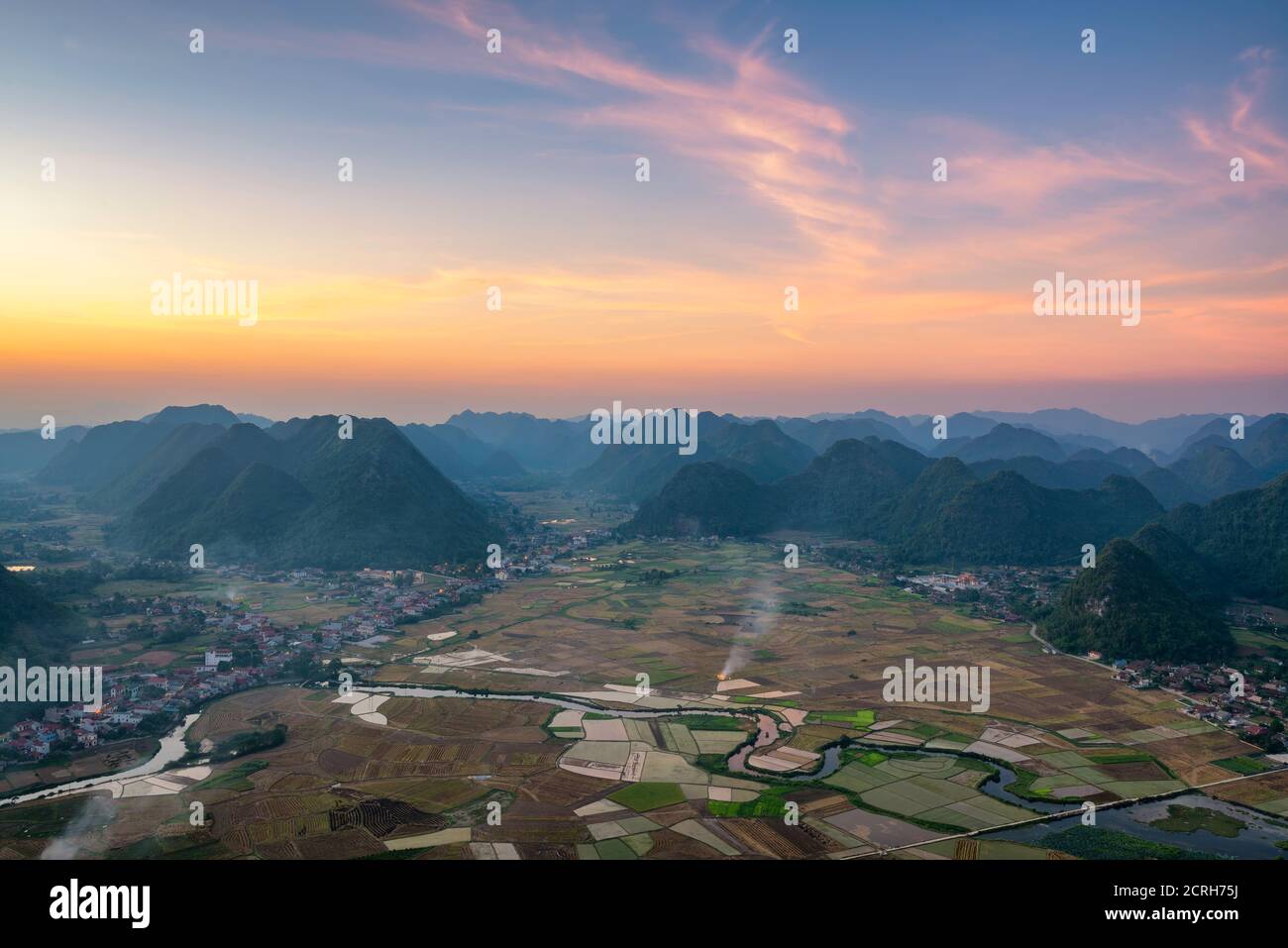 Vietnam rice harvest river hi-res stock photography and images - Alamy
