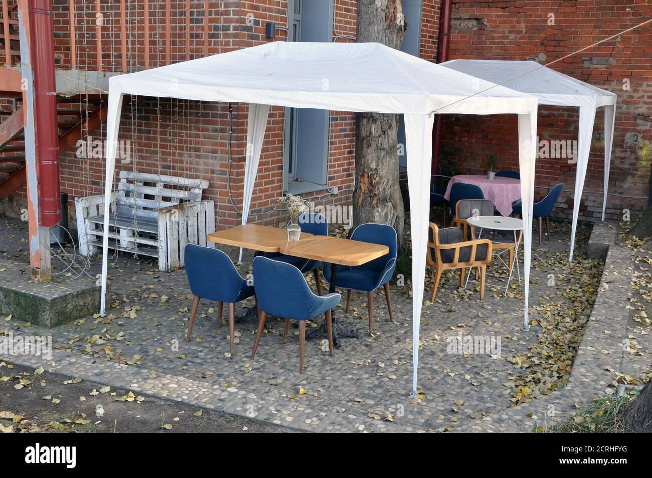 Gazebo tent hi-res stock photography and images - Alamy