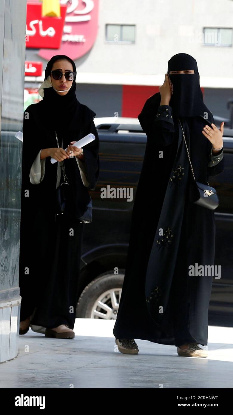 Women driving saudi arabia hi-res stock photography and images - Alamy