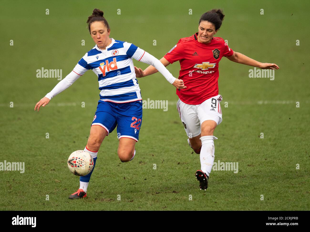 Reading's Jo Potter and Manchester United's Jessica Sigsworth PHOTO ...