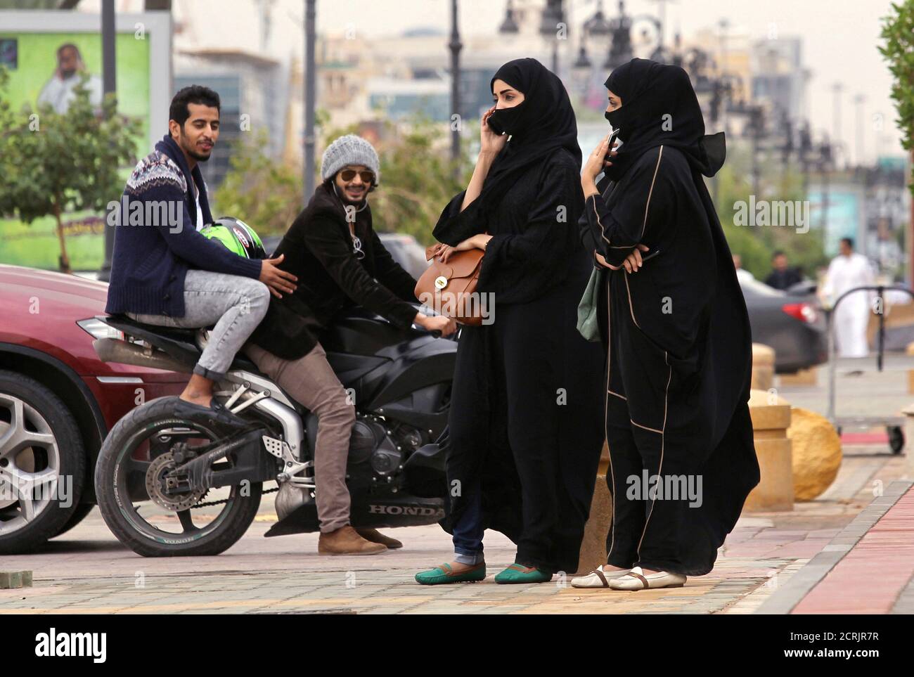 Saudi arabia woman motorcycle hi-res stock photography and images - Alamy