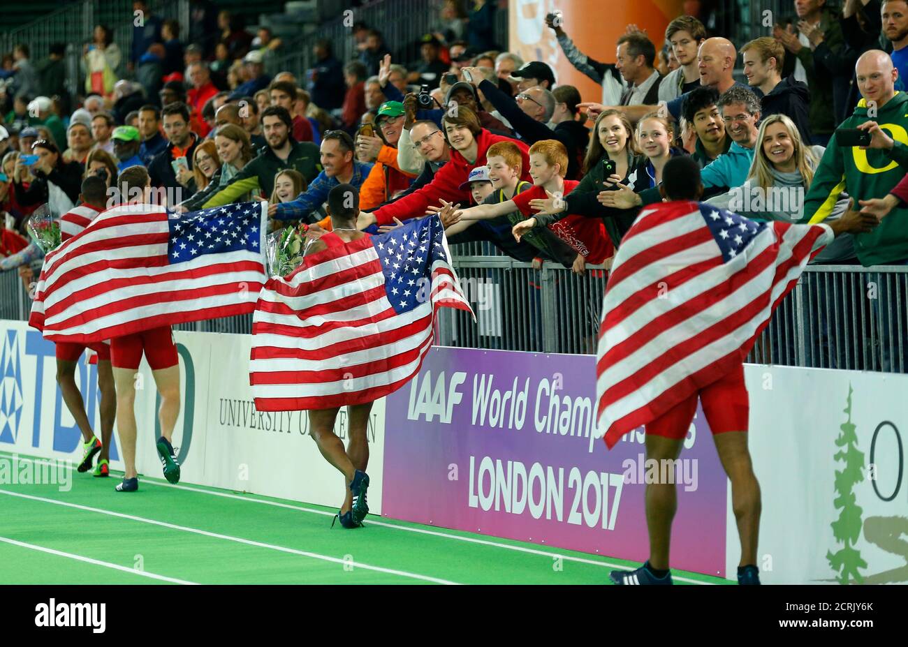 Winning mens 4x400 relay hi-res stock photography and images - Alamy