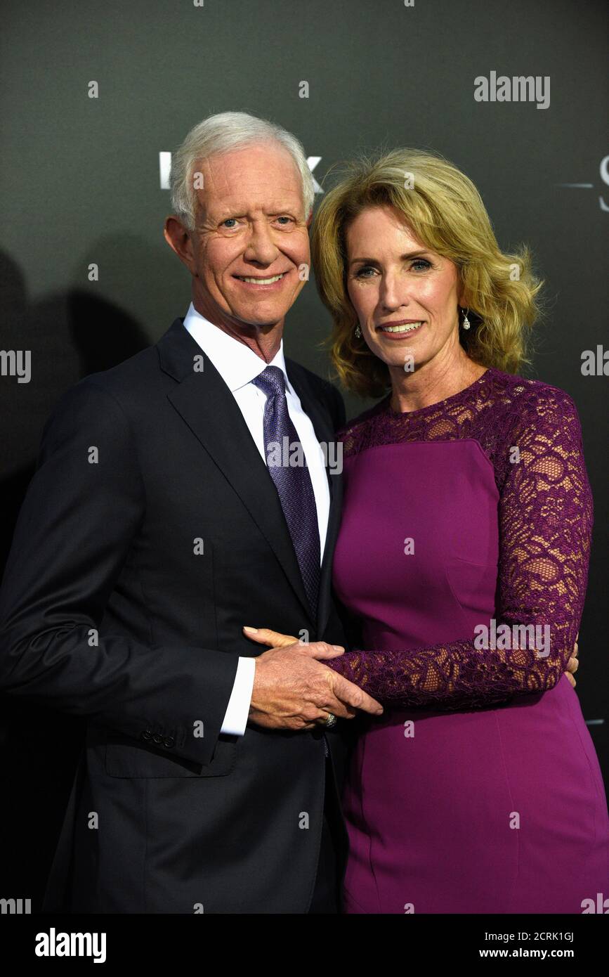Captain chesley sully sullenberger wife hi-res stock photography and ...