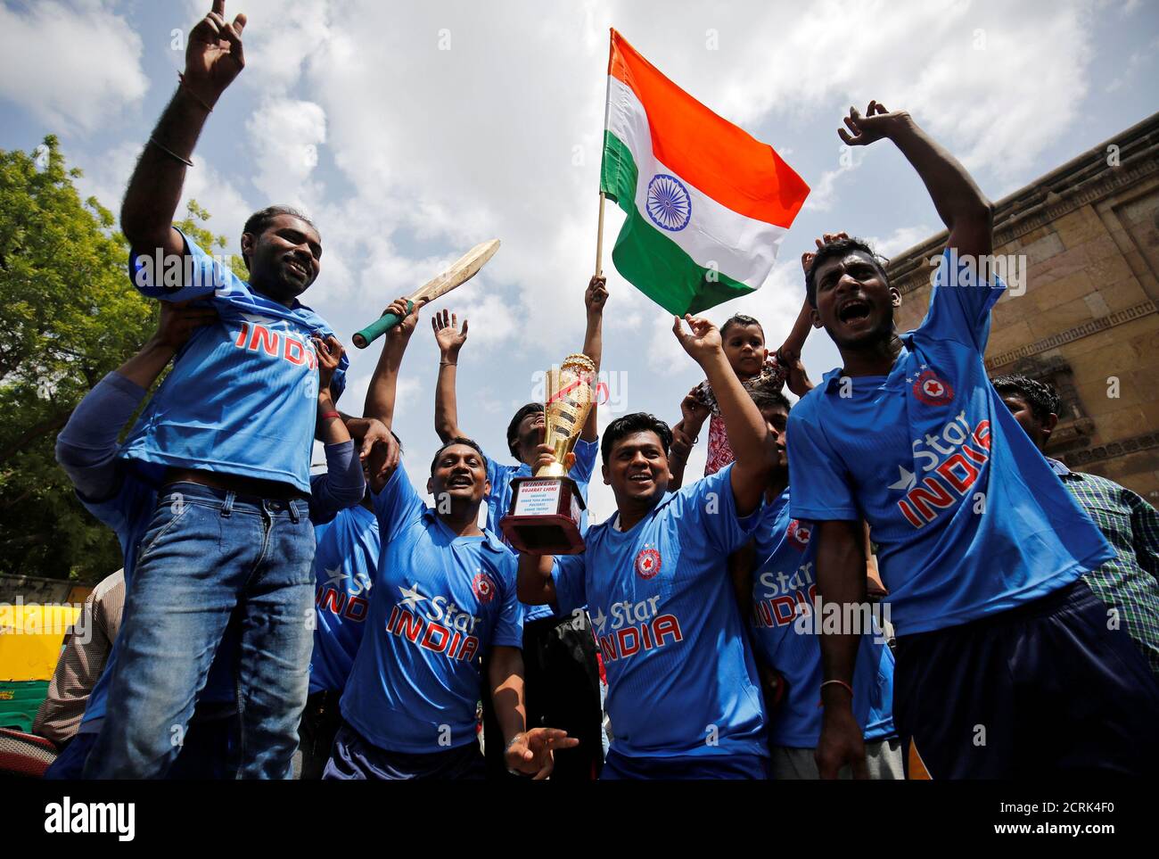 Indian cricket fans hi-res stock photography and images - Alamy