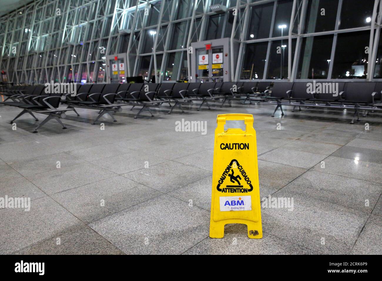 Terminal 4 sign hi-res stock photography and images - Alamy