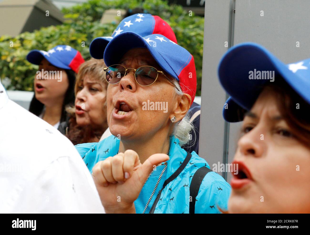 Venezuelans outside hi-res stock photography and images - Alamy